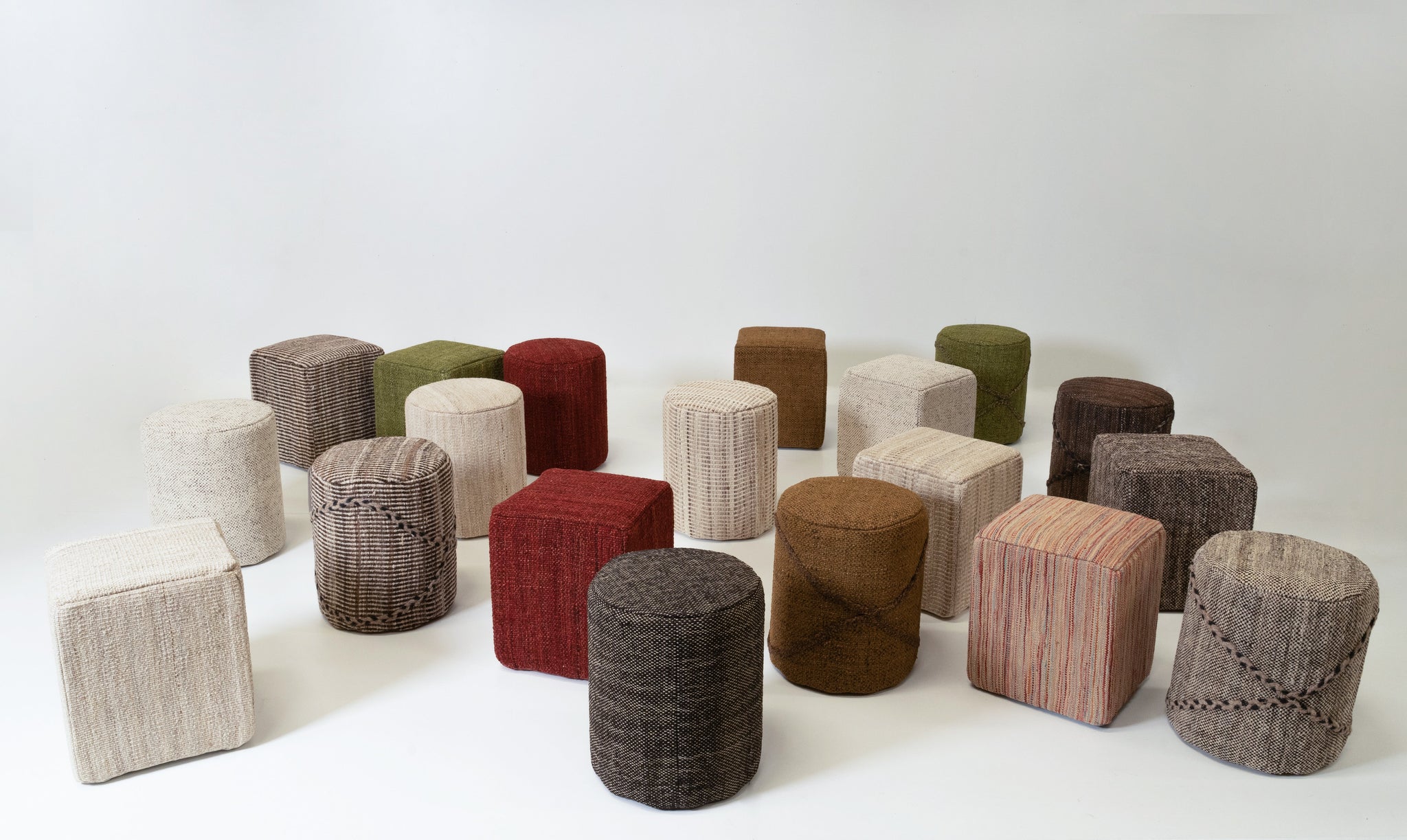 ︎ Poufs: Buy at the Best Online Price! | Kuatro